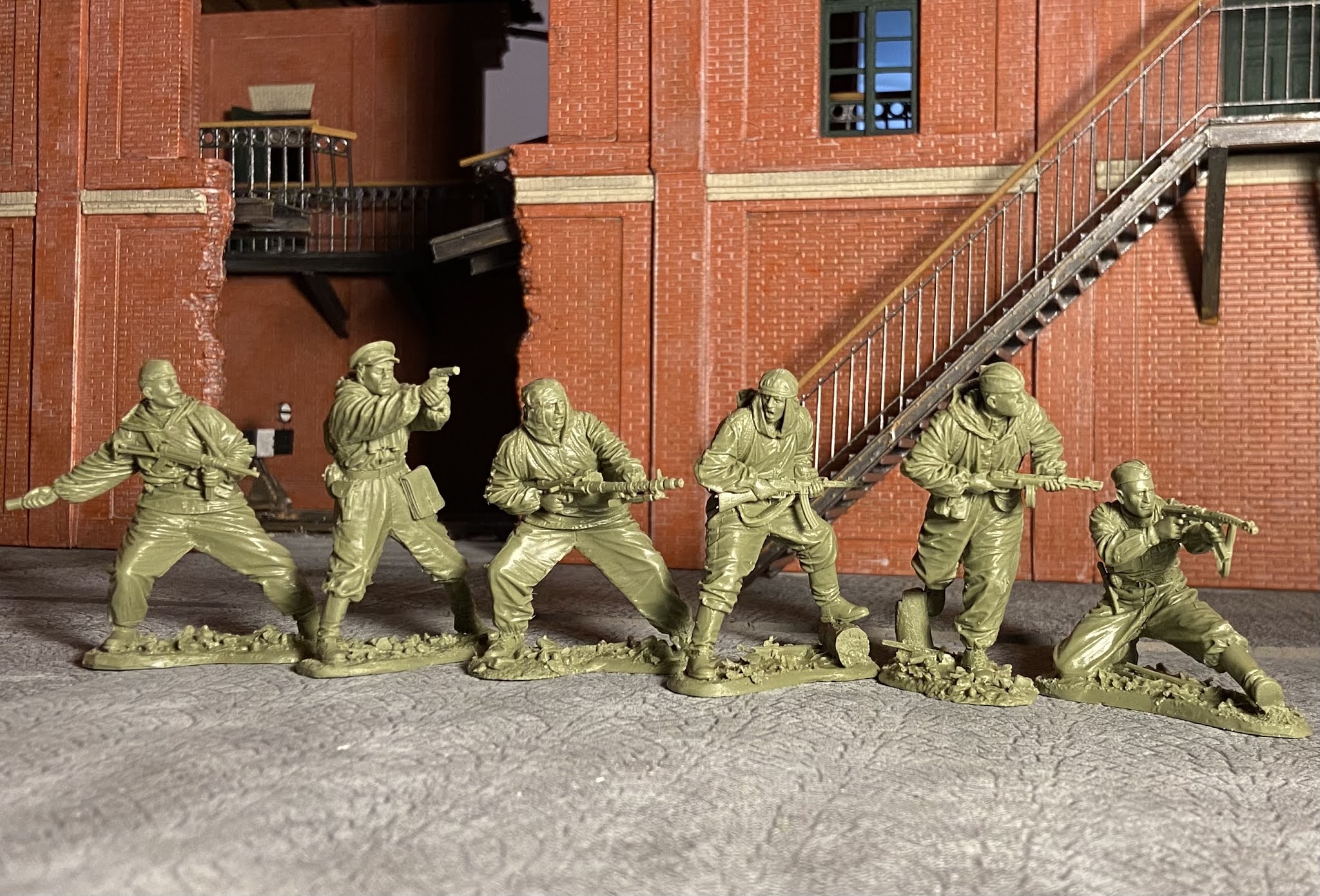 WWII Plastic Toy Soldiers: Plastic Platoon - Toy Soldiers
