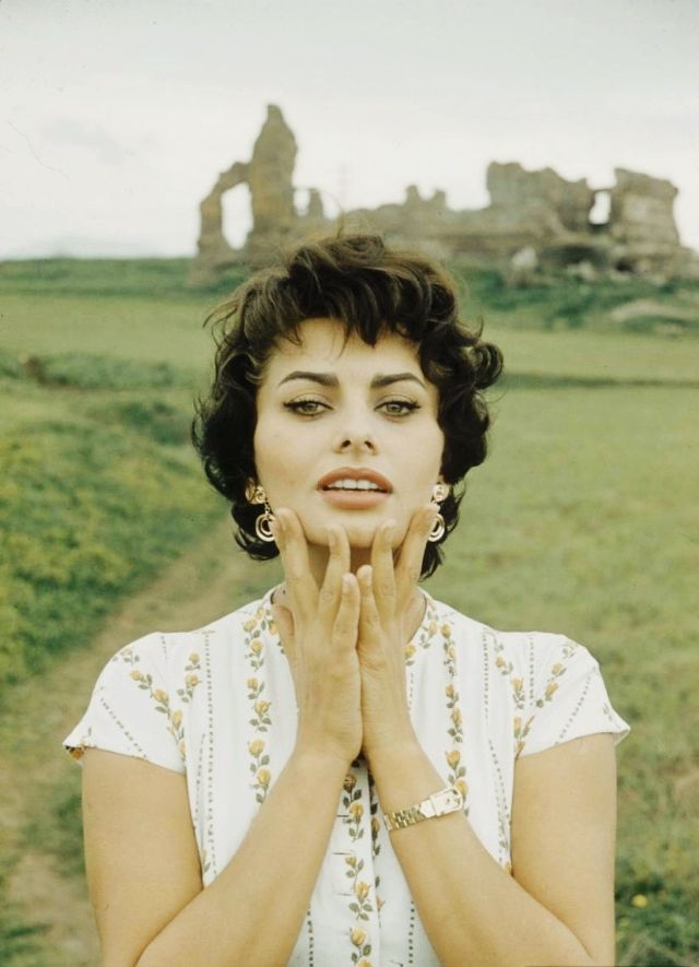 Beautiful Photos of Sophia Loren Taken by Loomis Dean in Rome, 1957 ...