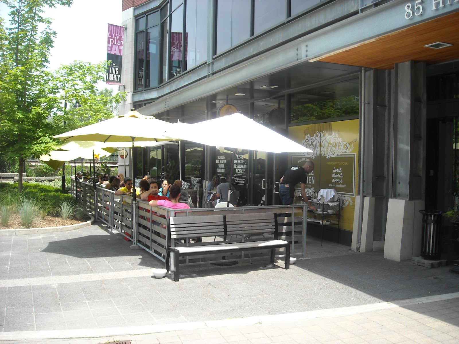 Tips Are Included!: Mildred's Temple Kitchen