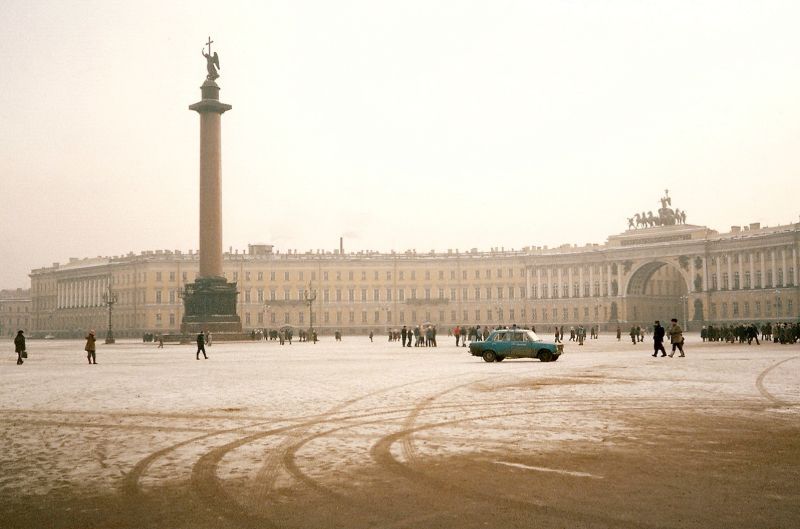 35 Fascinating Photos Capture Street Scenes of the USSR in the Mid ...