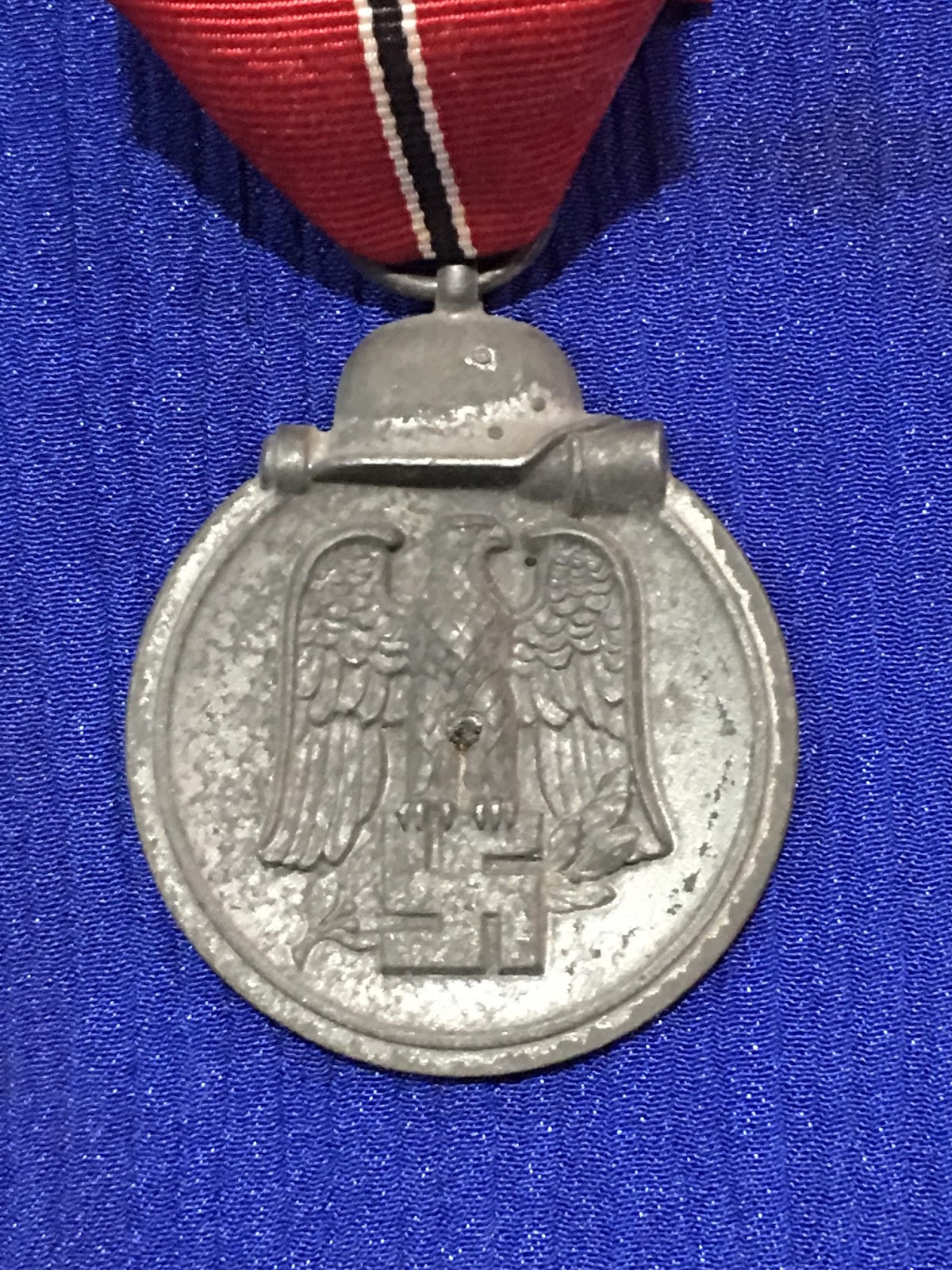 WW2 German Militaria Collectibles: WWII German Eastern Front Medal with Bag