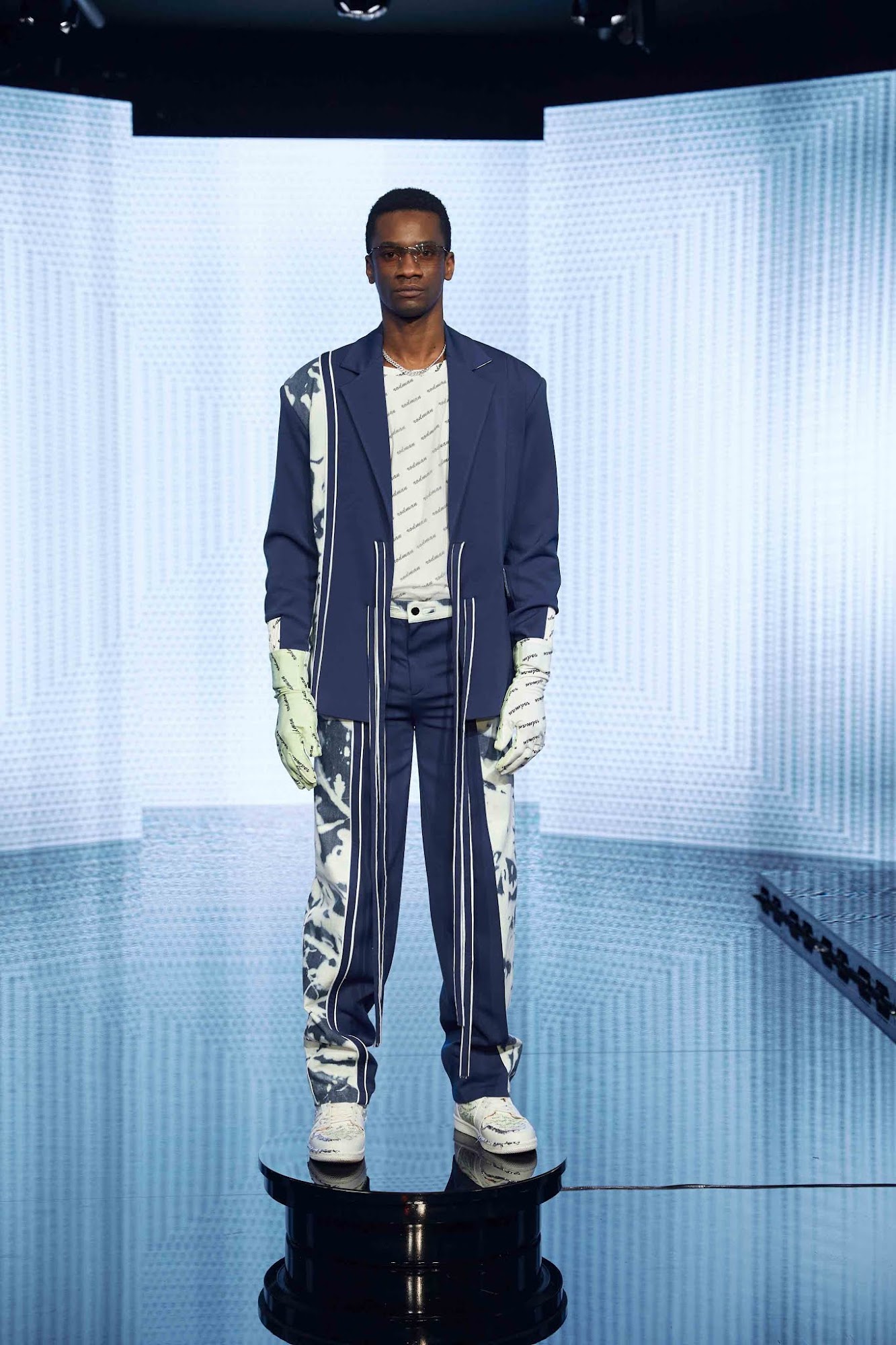 New Gen explora el modernismo y abstracción en su colección Fall-Winter ...