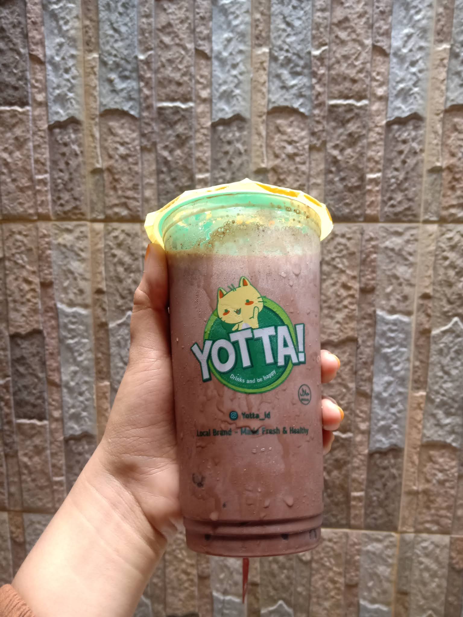 Welcome To -Indah AIJ: YOTTA - MINUMAN KEKINIAN YANG MAKIN LARIS