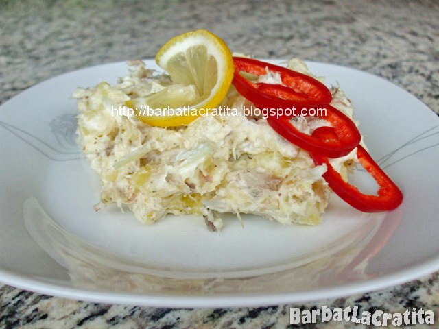 Salată de peşte afumat | Rețete BărbatLaCratiță