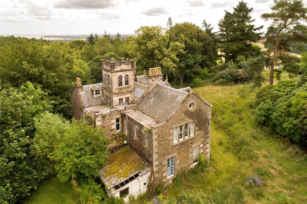Wreck of the week: A Scottish mini-castle and the cutest smallholding