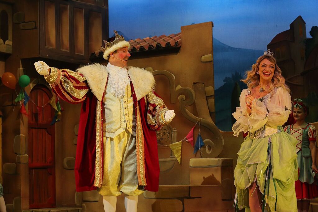 Coronation Street Blog: Review: Corrie's Charlie Stubbs in pantomime ...