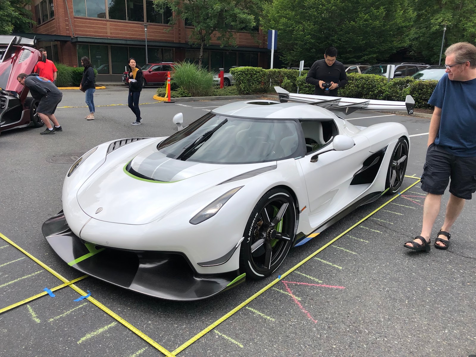 Cars Wallpaper Download: Hypercar