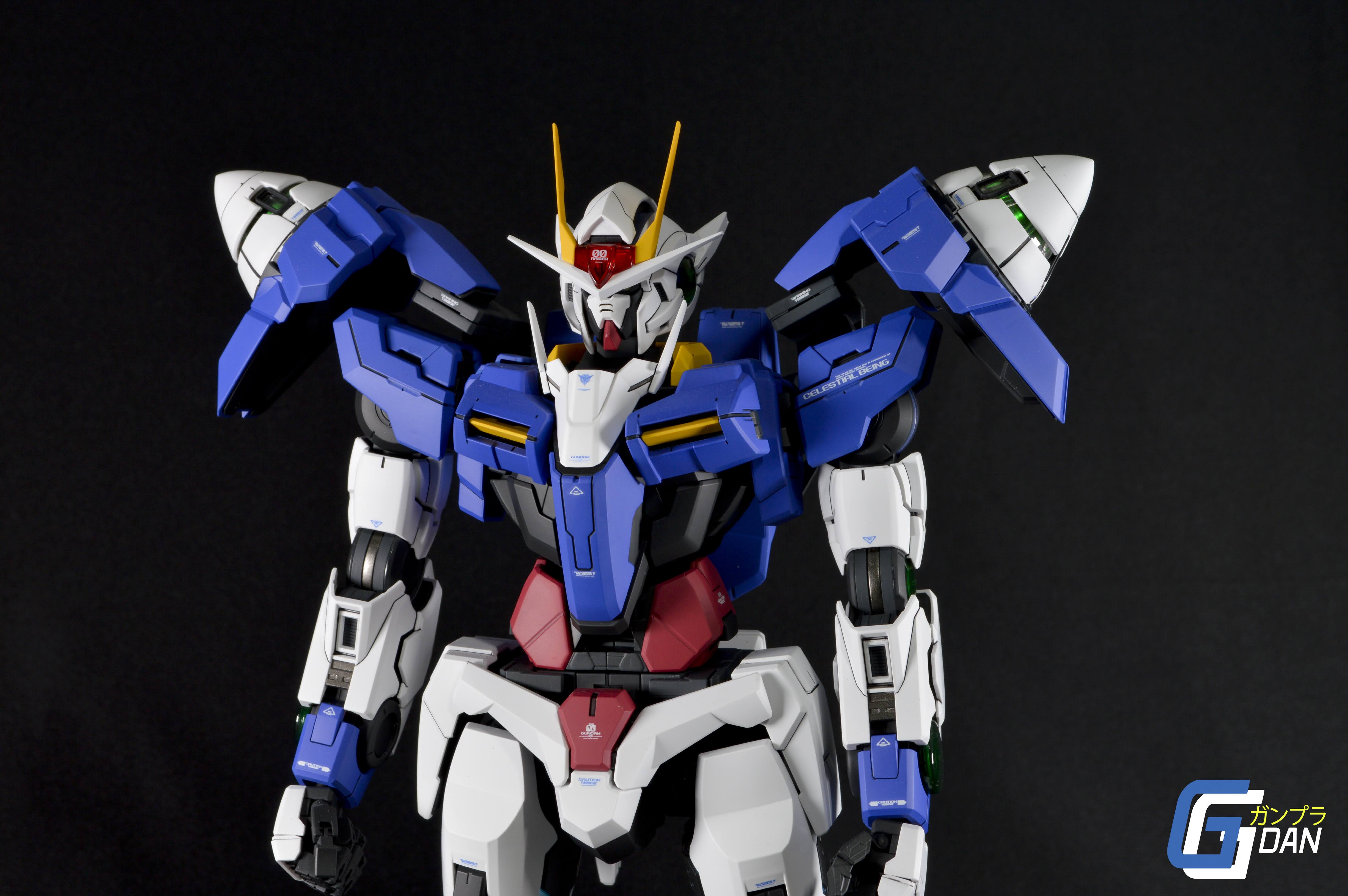 Perfect Grade Gundam 00 Raiser