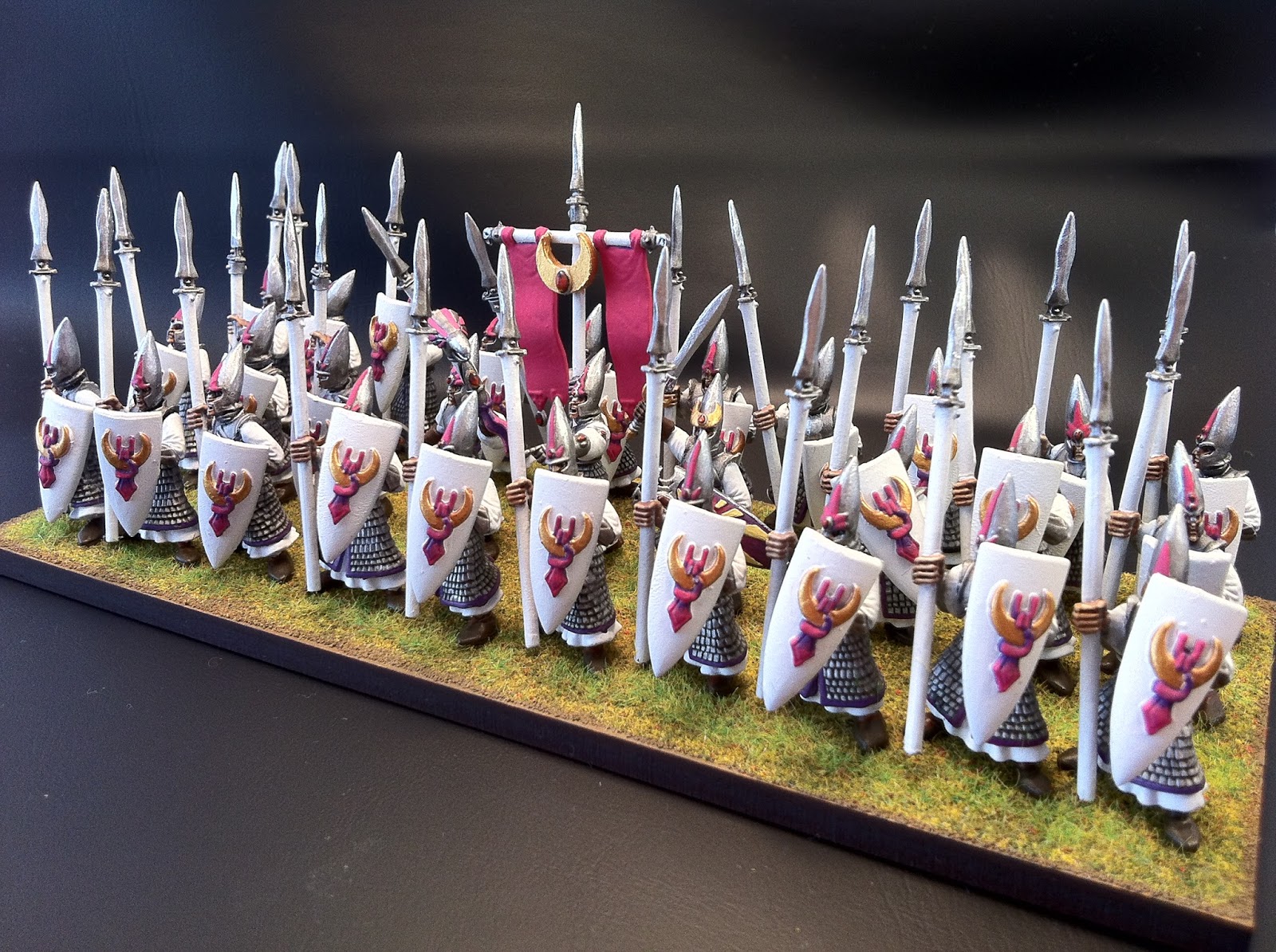 BLACK FIRE PASS: Multi-basing Elves for Kings of War