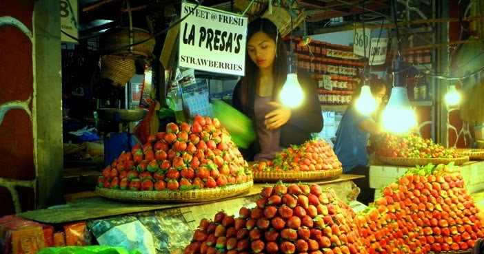 La Presa Strawberries And Vegetables Being Sold At The Baguio City ...