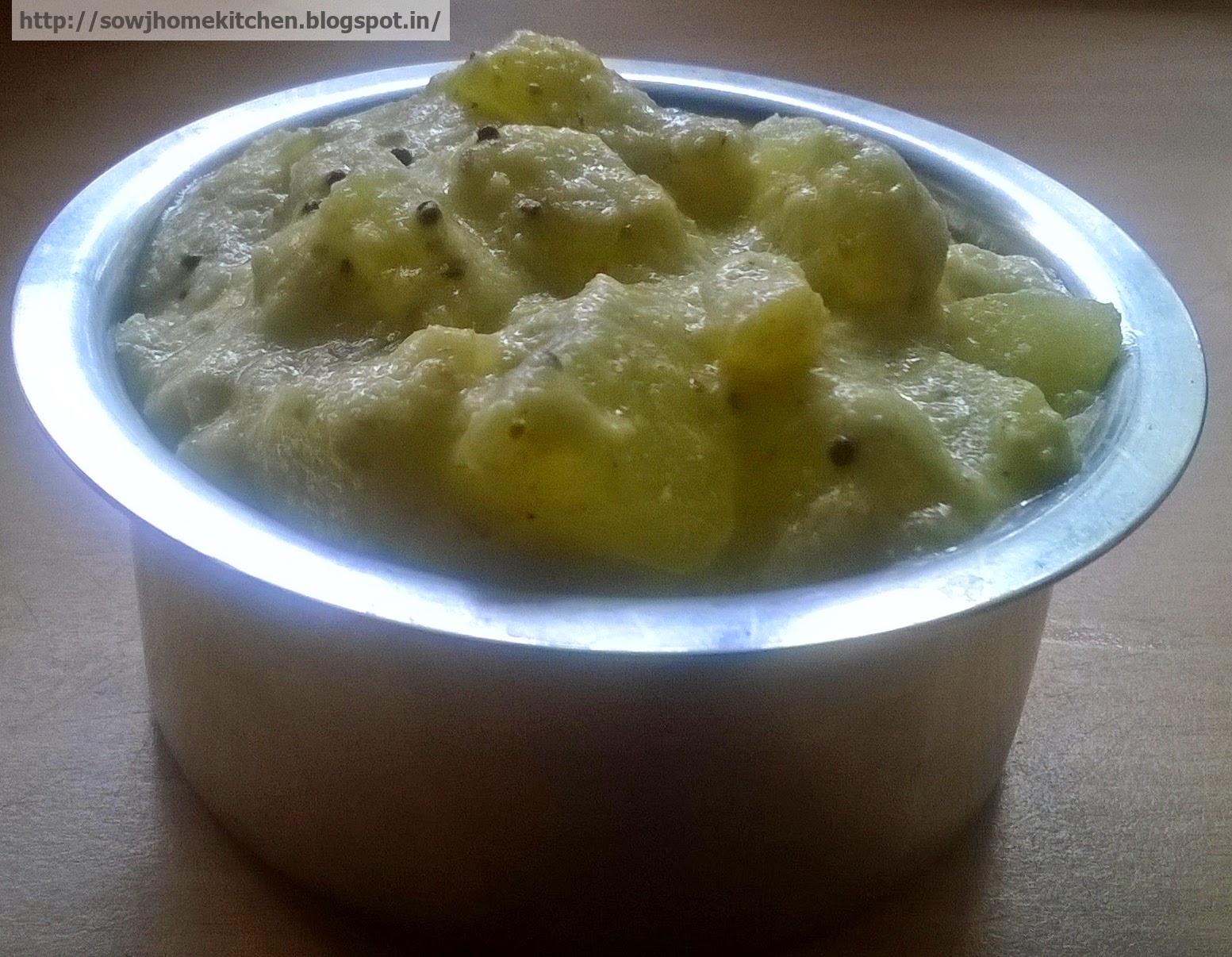 Vellai Poosani Mor Kootu - White Pumpkin (Ash Gourd) in Buttermilk ...