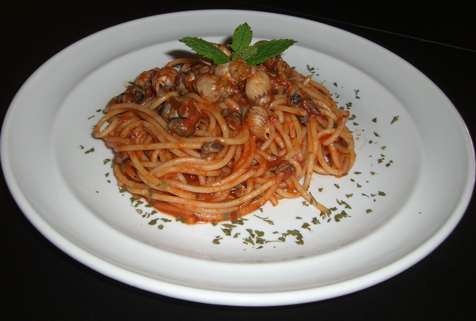 Cucinare, assaporare, bere e dintorni: Spaghetti con lumachine di mare
