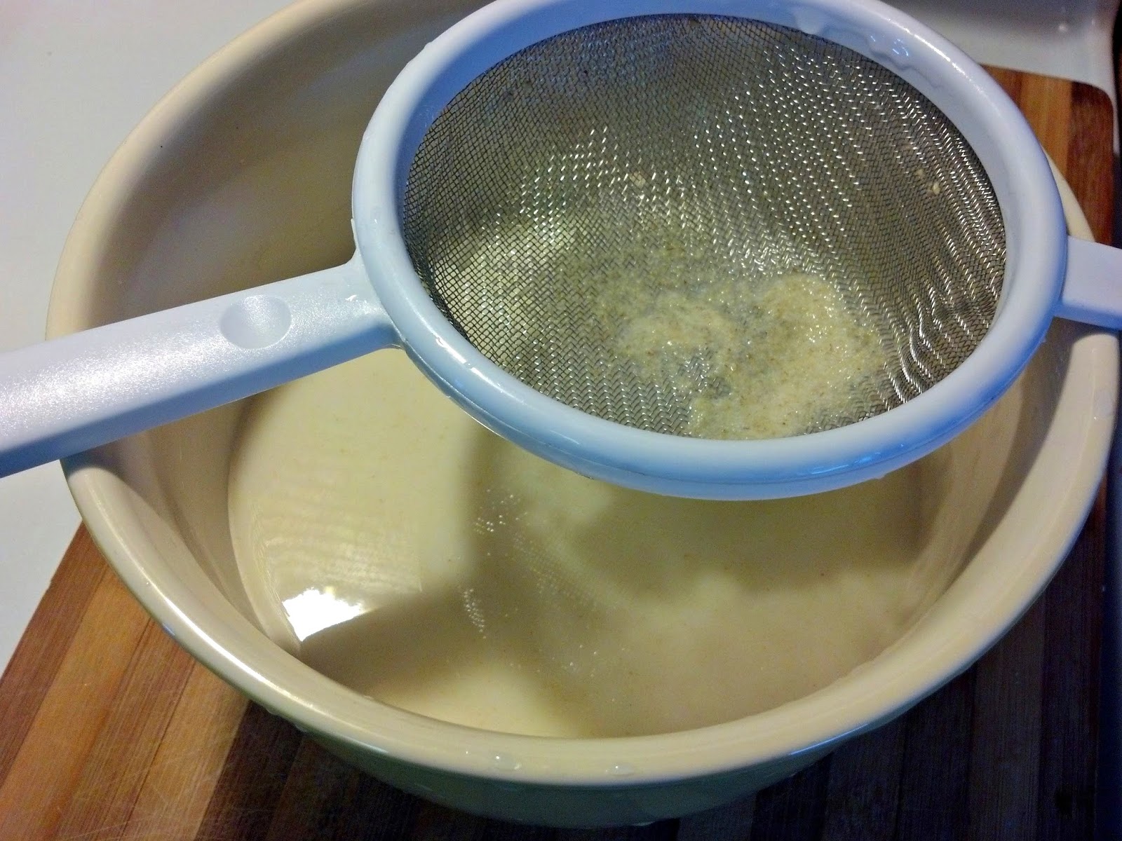 Diary of a Foodie Mama: Make Your Own Oat Milk
