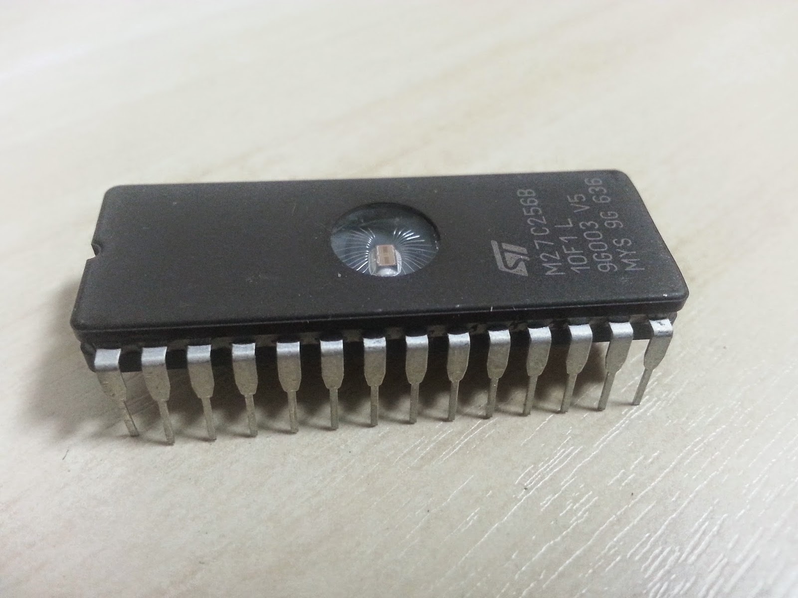 Sequência Binária: Memória EPROM