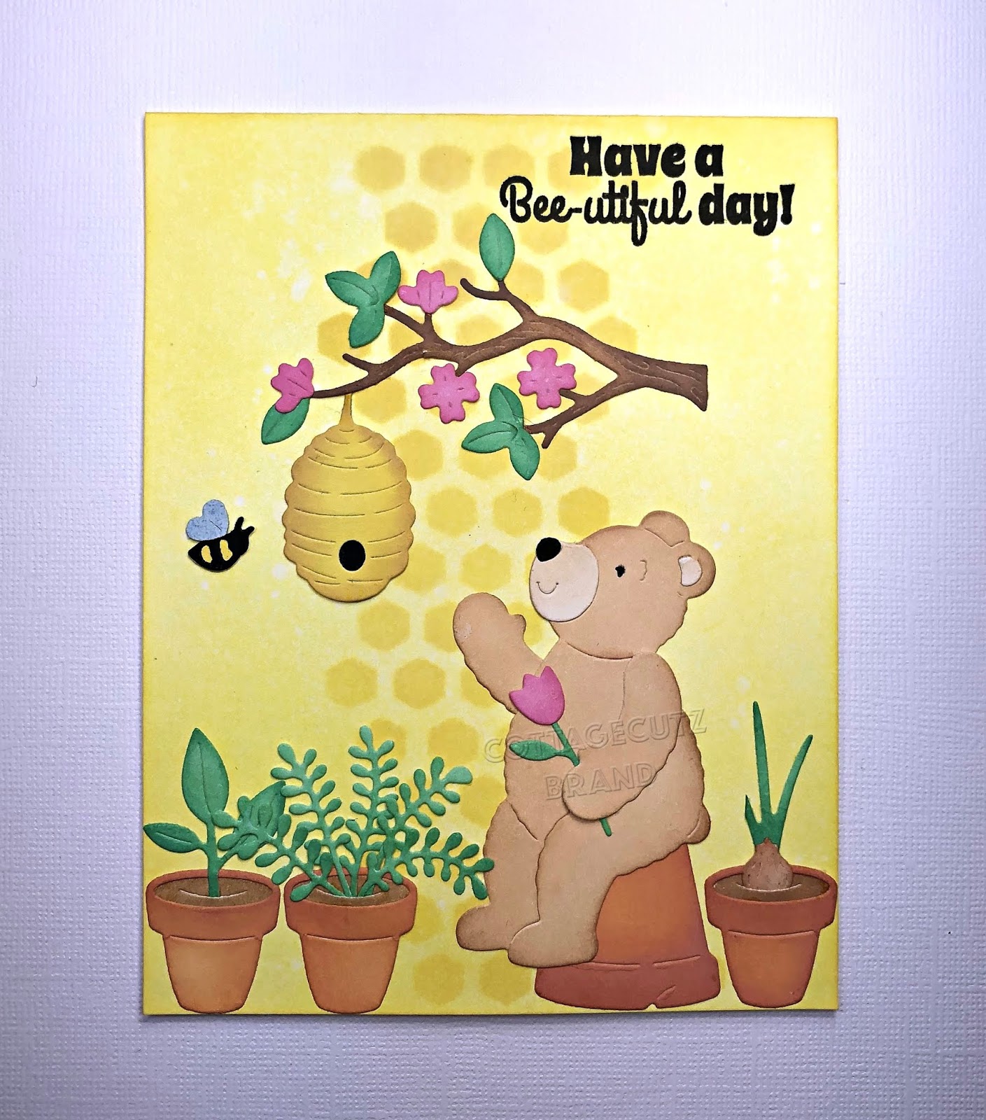 CottageCutz: Have a Bee-utiful Day!
