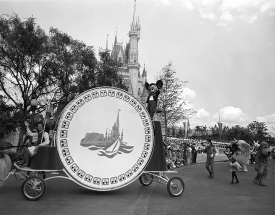 Disney Avenue: The Walt Disney World Opening Day Parade - 1971