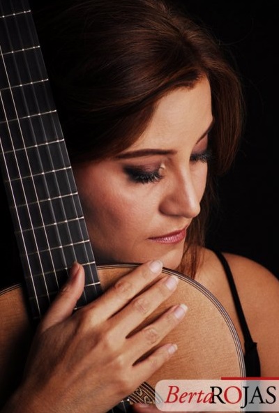 lenguaguarani: BERTA ROJAS: KUÑA GUARANI