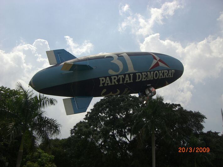 KREASI BALON: Balon Zeppelin Indoor/Outdoor