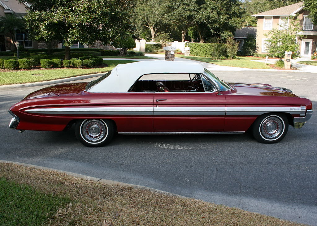 All American Classic Cars: 1961 Oldsmobile Starfire 2-Door Convertible