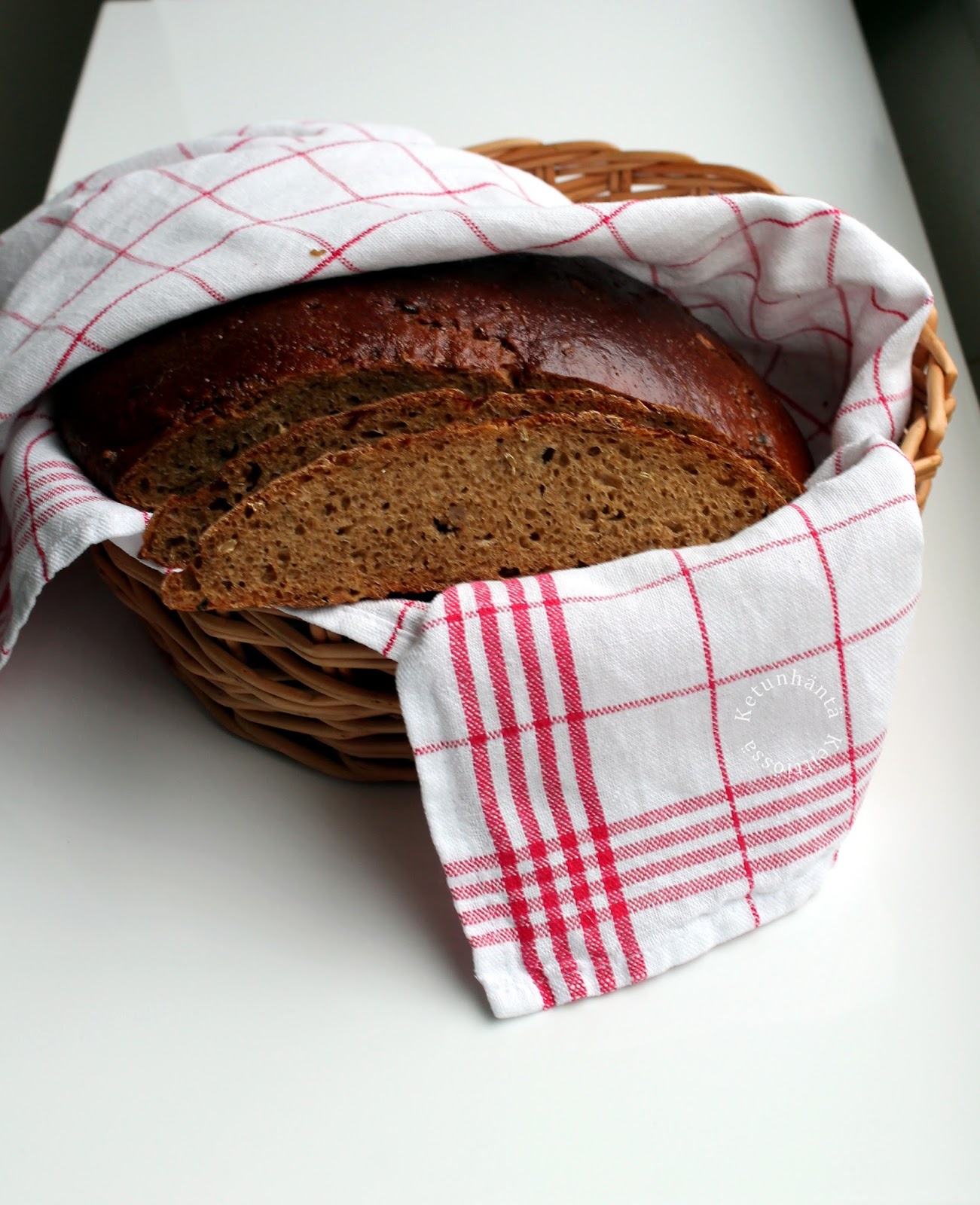 Joululimppu - Spicy Finnish Christmas bread