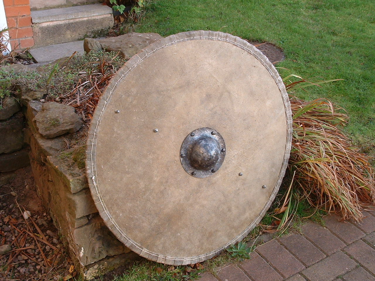 Thegns of Mercia: The Construction of a Viking Shield; Part 5