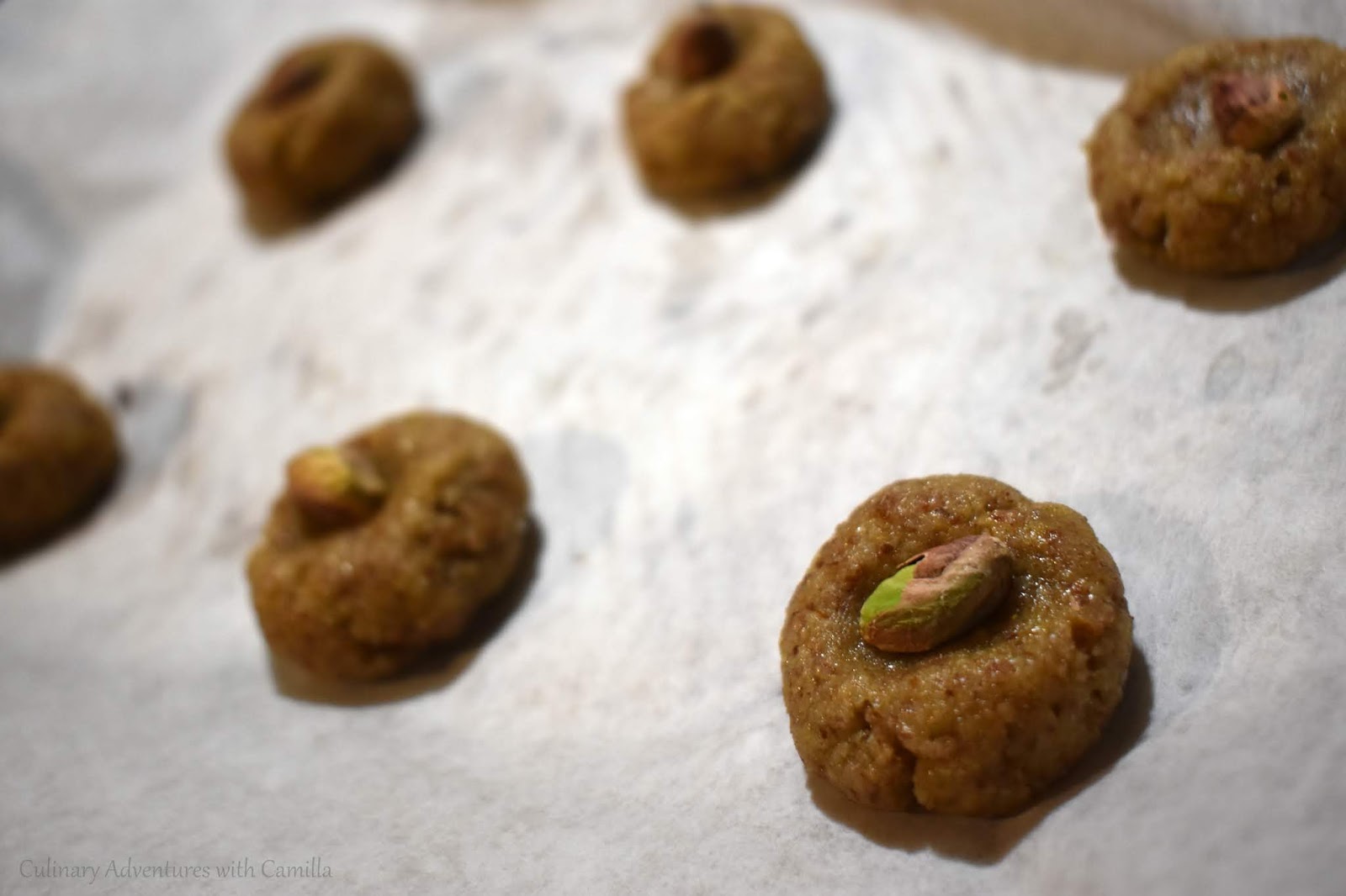 Hadgi Badah (Iraqi Cardamom Cookies) #EattheWorld