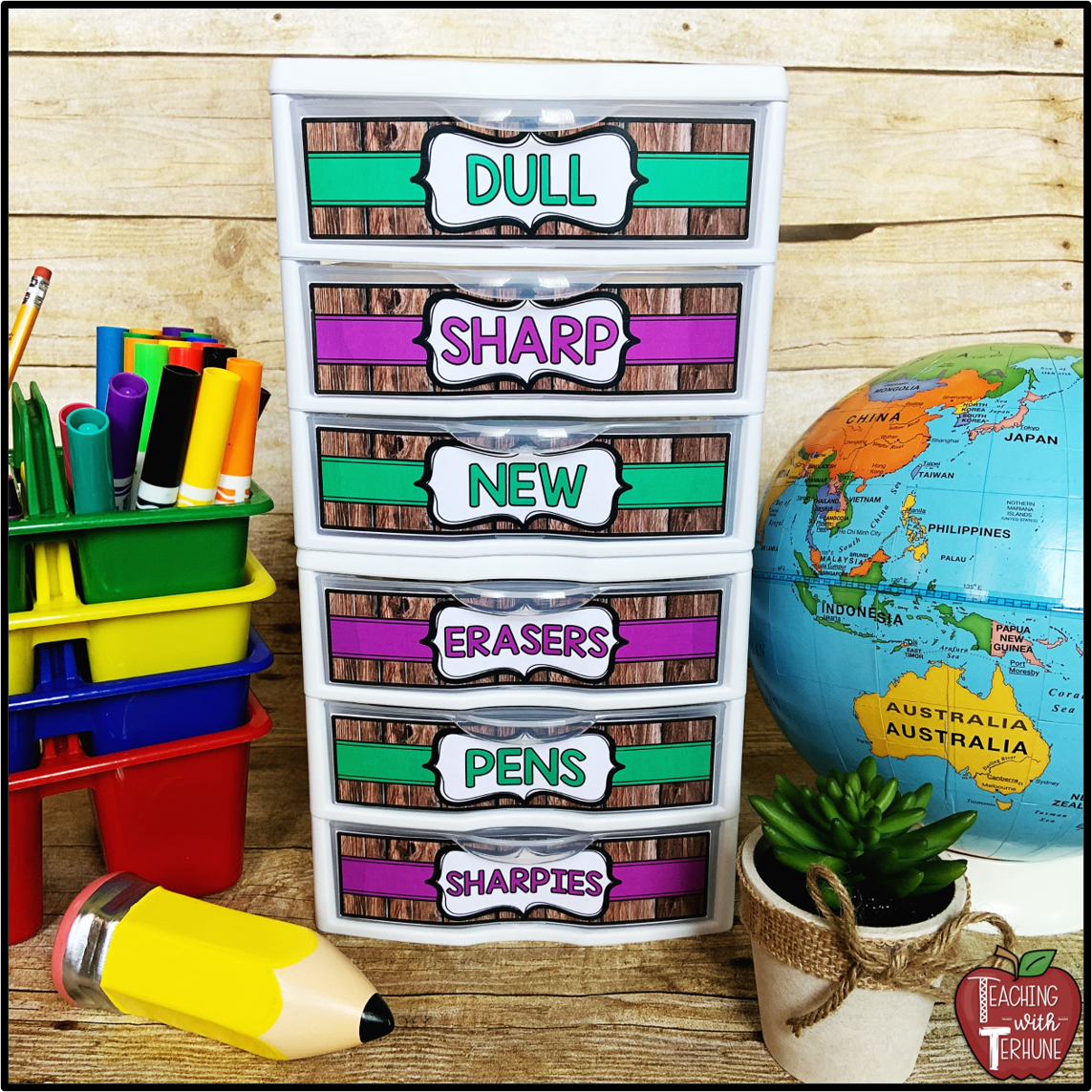 Teaching With Terhune: Farmhouse Themed Classroom Decor {Wooden Shiplap}