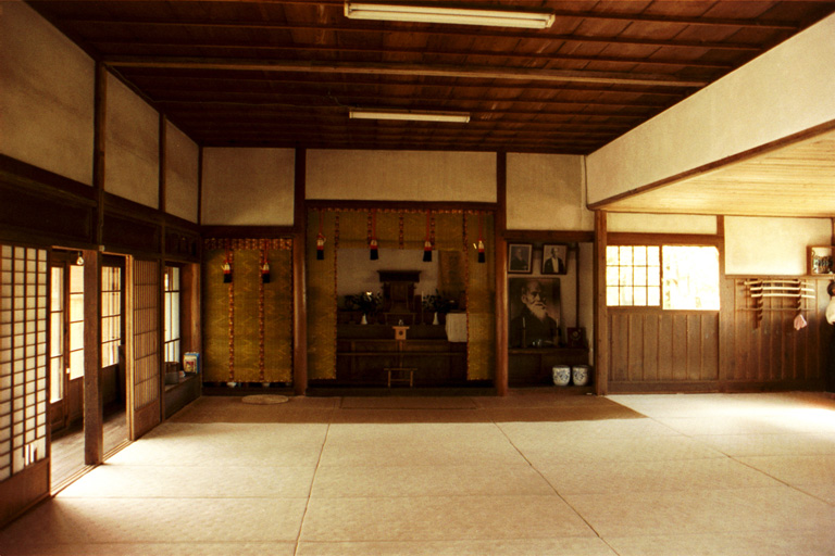 合気道 AIKIDO: EL ARTE DE VIVIR 合気道: El Dojo