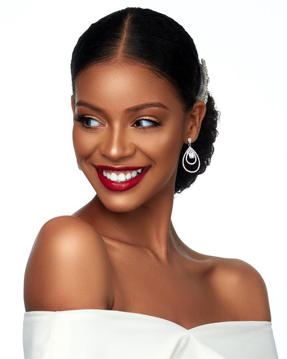 Uto Rosman is the oldest of the Rosman Sisters.