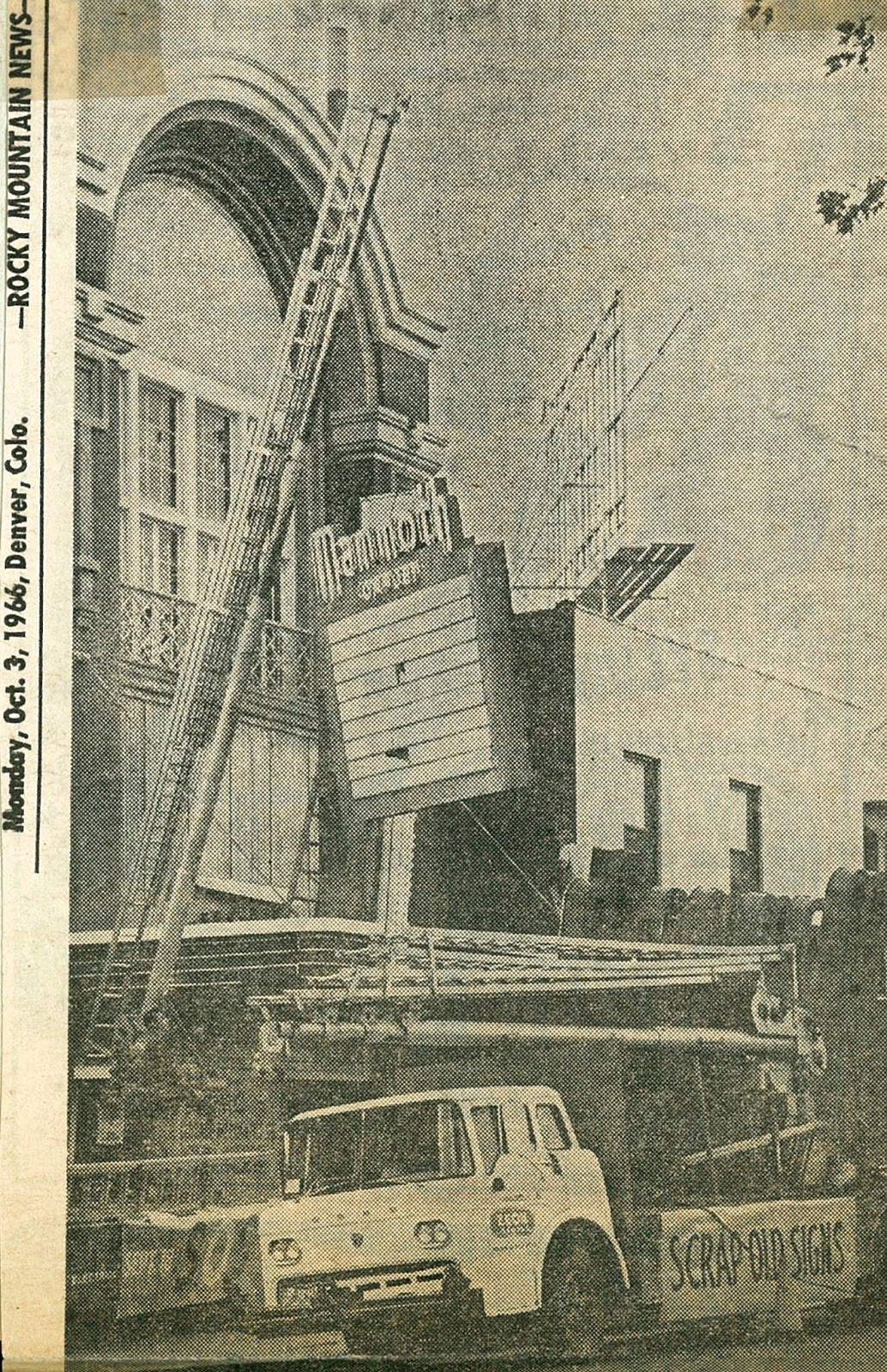 Colfax Avenue: Mammoth Garden Sign Scrapped?