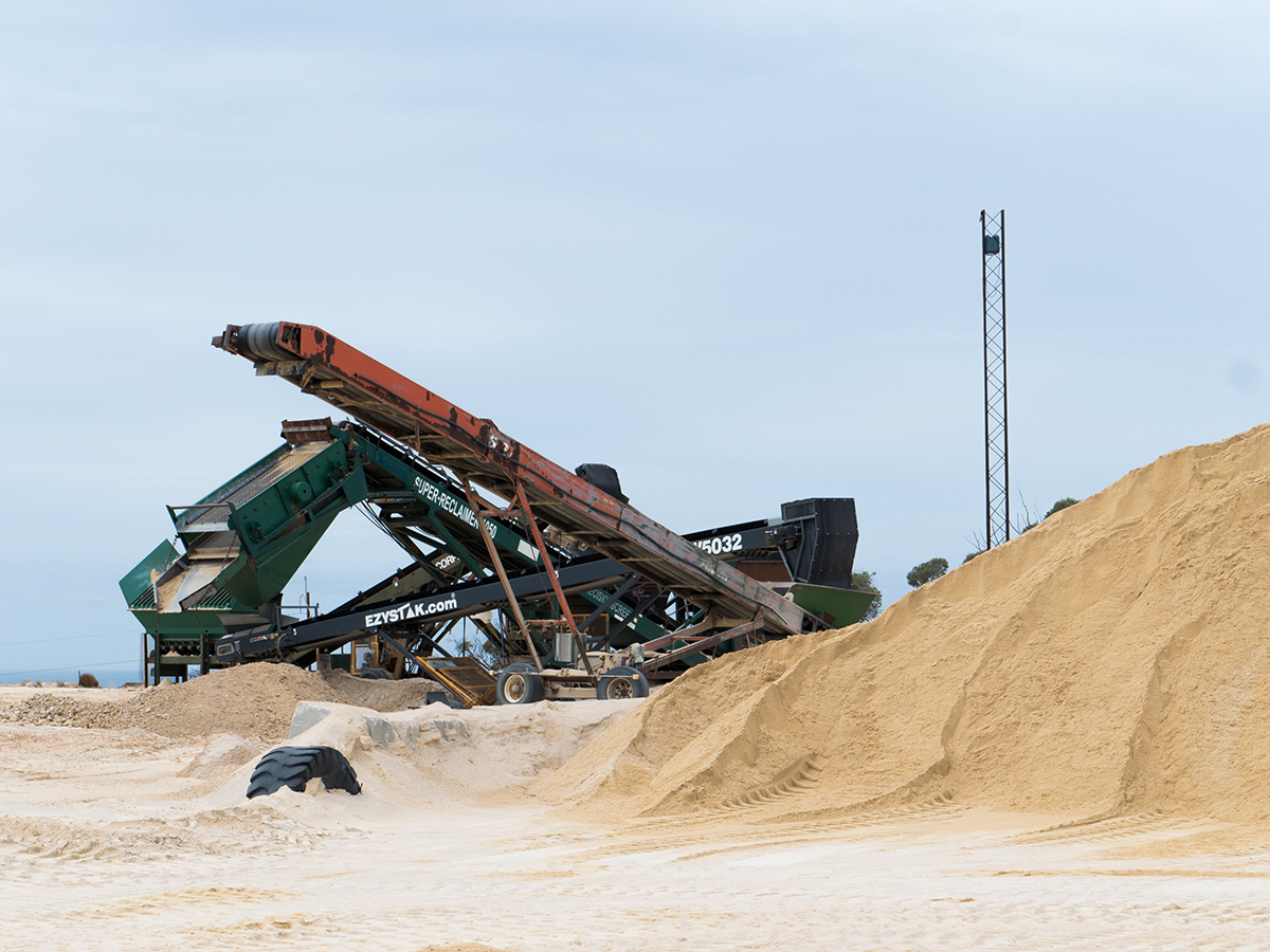 Factors to consider choosing the reliable and trustworthy sand supplier