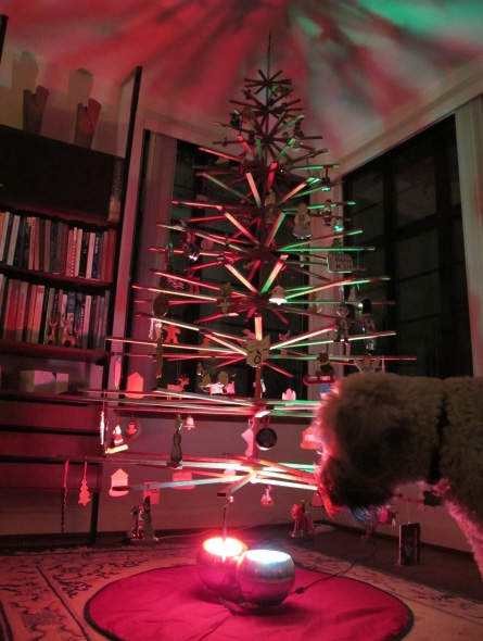 If It's Hip, It's Here (Archives): Modern Wood Christmas Tree By ...