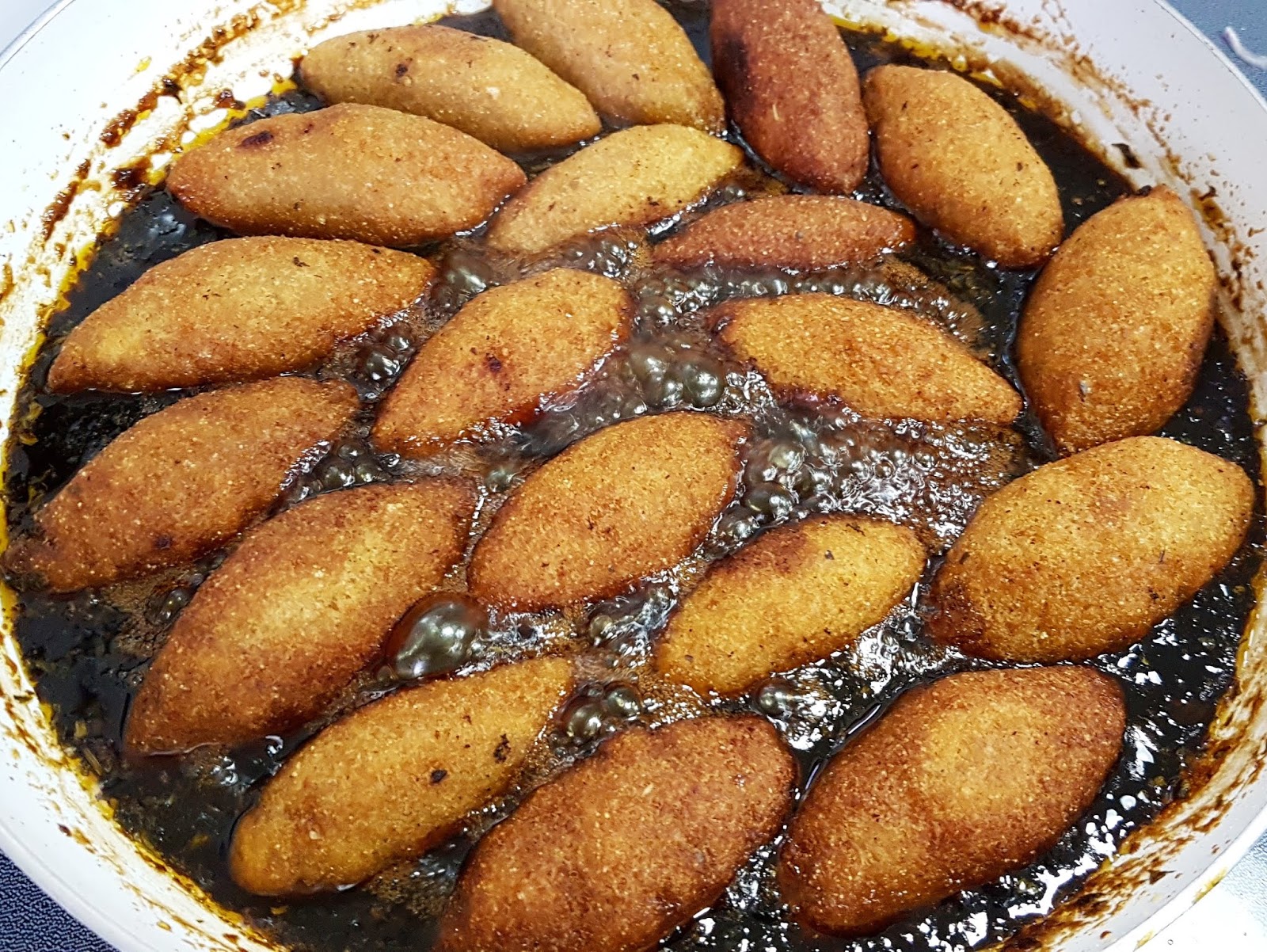 Maryam's Culinary Wonders: 1389. Pomegranate Glazed Kubba