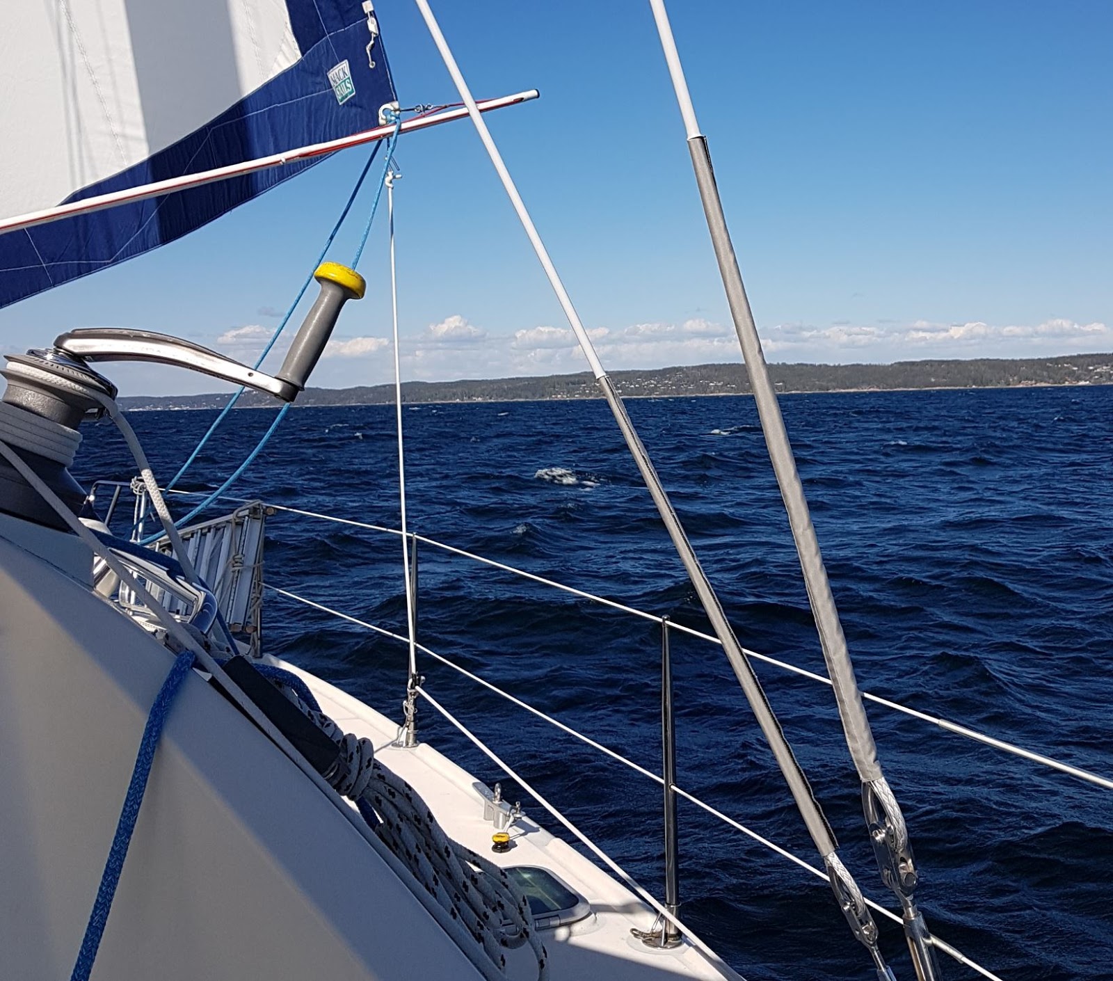 S/Y Lucky Strike: Deciding to test synthetic rigging
