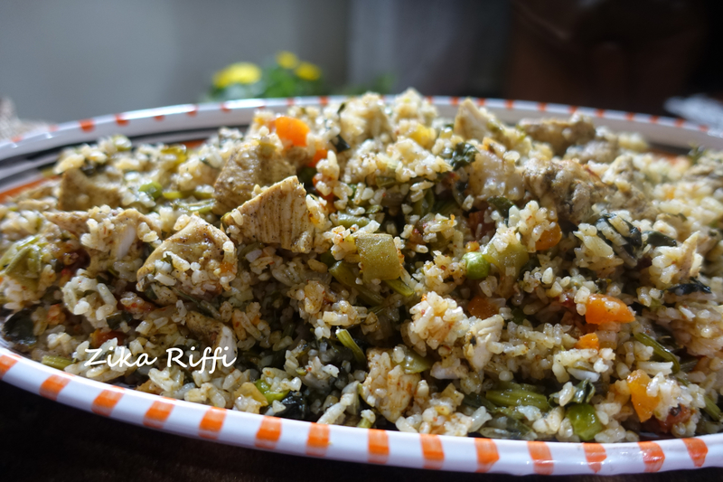 RIZ DJERBIEN ( ROUZ JERBI ) AU POULET ET LEGUMES FRAIS
