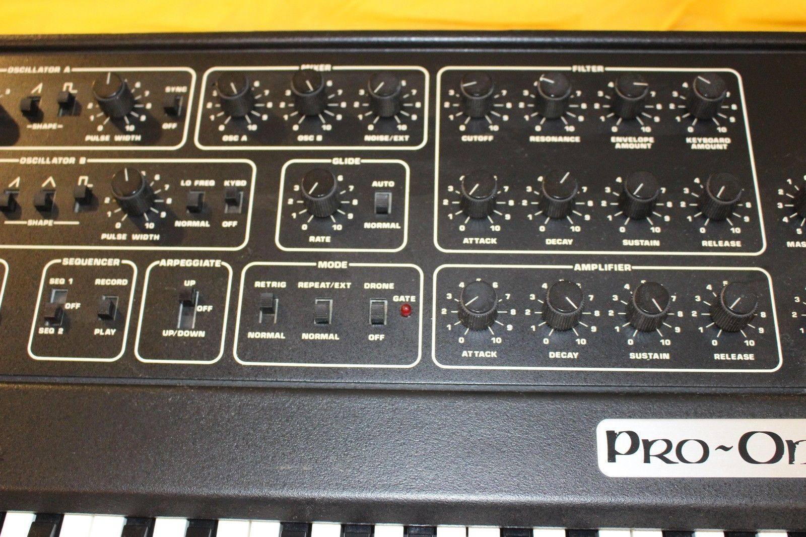 MATRIXSYNTH: Sequential Circuits Pro One Keyboard Synthesizer SN 0422
