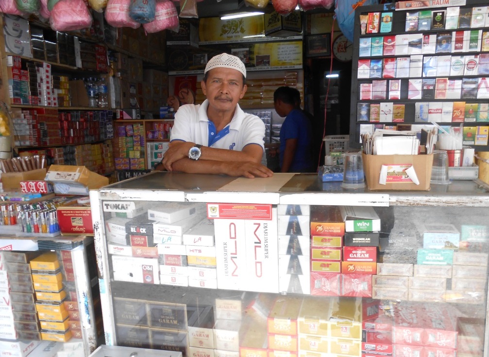 Pedagang Rokok Harus ...., Agar para Perokok Malas Beli