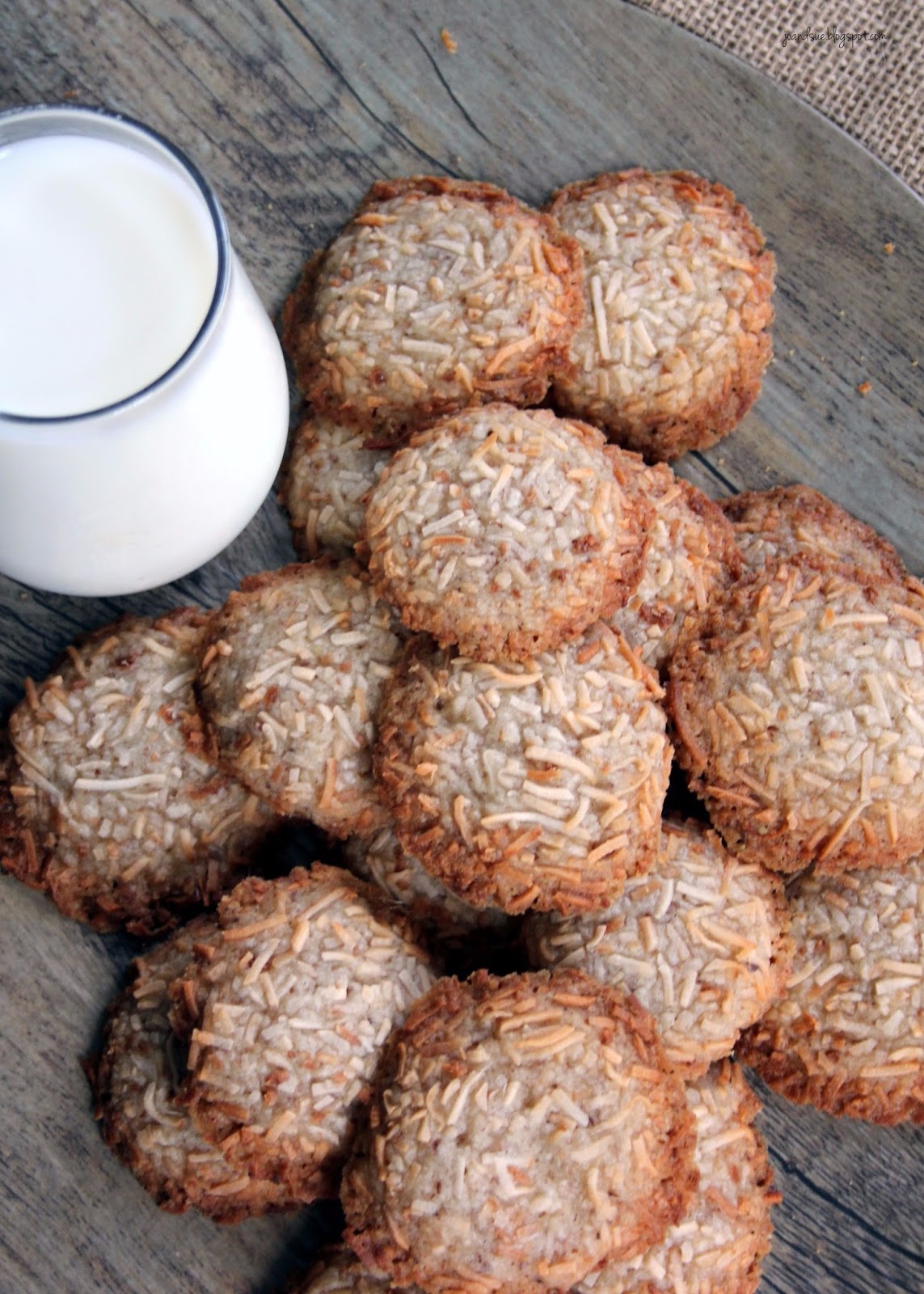 Jo and Sue: Coconut Crisp Cookies
