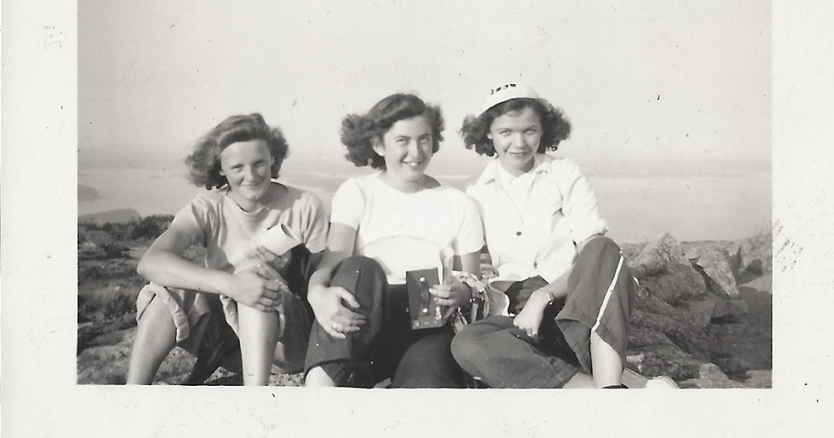 Lost & Found Photographs of Women With Cameras ~ Vintage Everyday