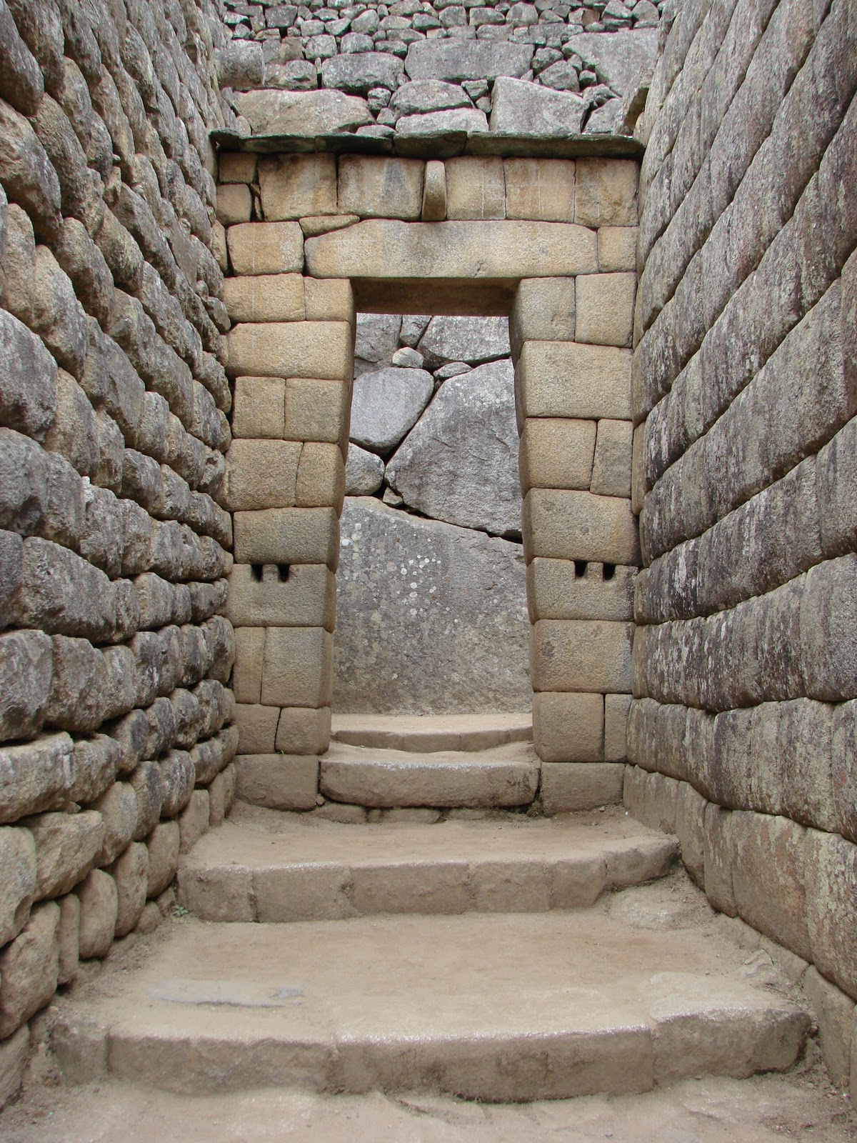 Peru Sol y Luna: Trapezoids and the Inca