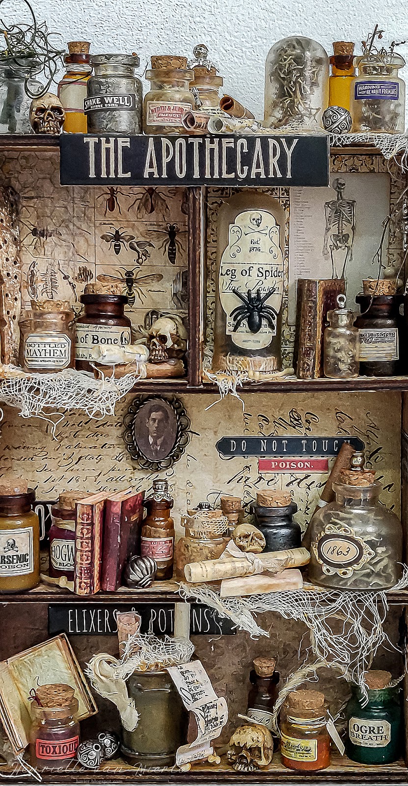 Miniature Apothecary - Henriëtte van Mierlo