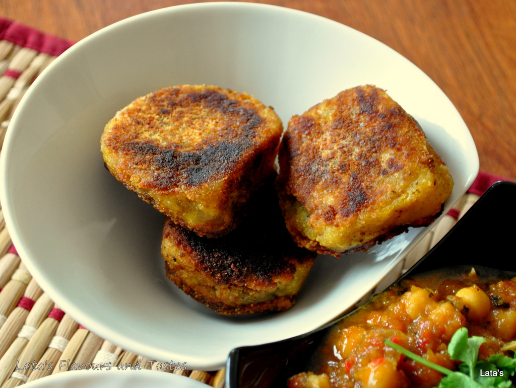 Flavours and Tastes: Ragada Patties