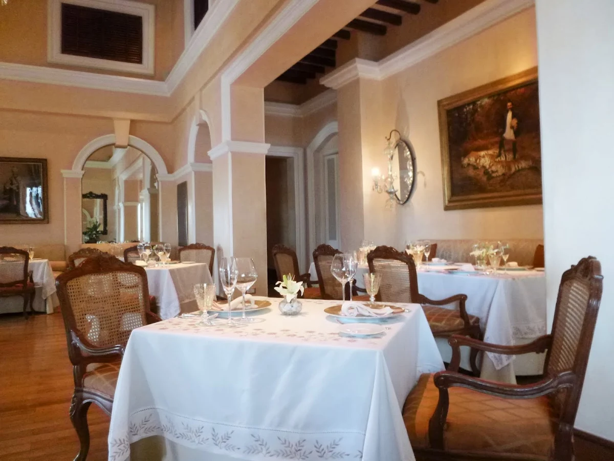 Falaknuma Palace Images That Will Make You Feel Like A Nizam | Sidewalk ...