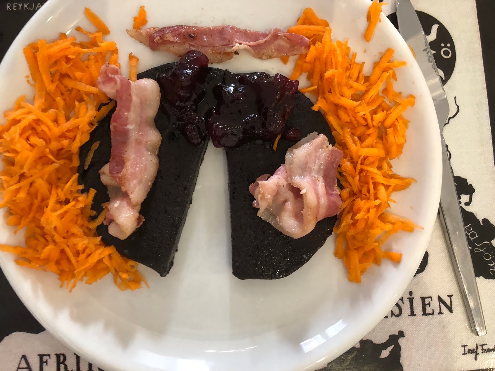 Livsnörden: Blodpudding med rårivna morötter & bacon - klassiskt recept