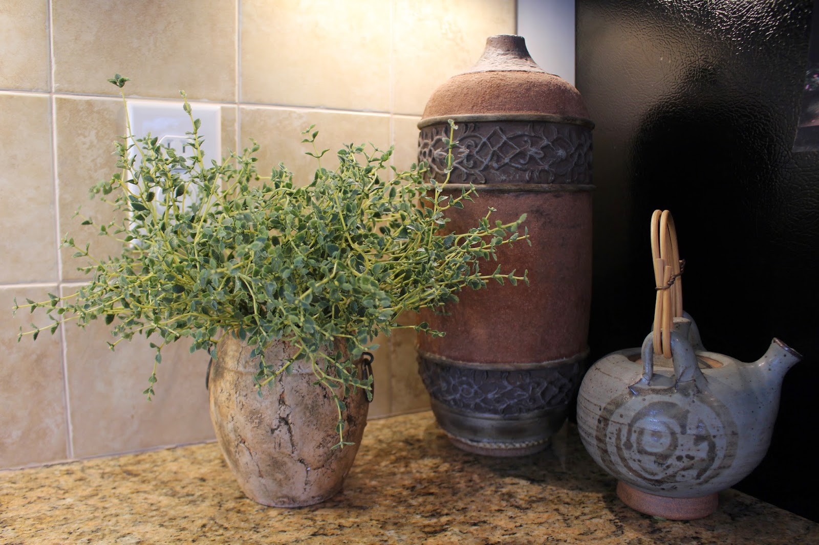 Designs by Pinky: ~~~Pottery in the Kitchen~~~