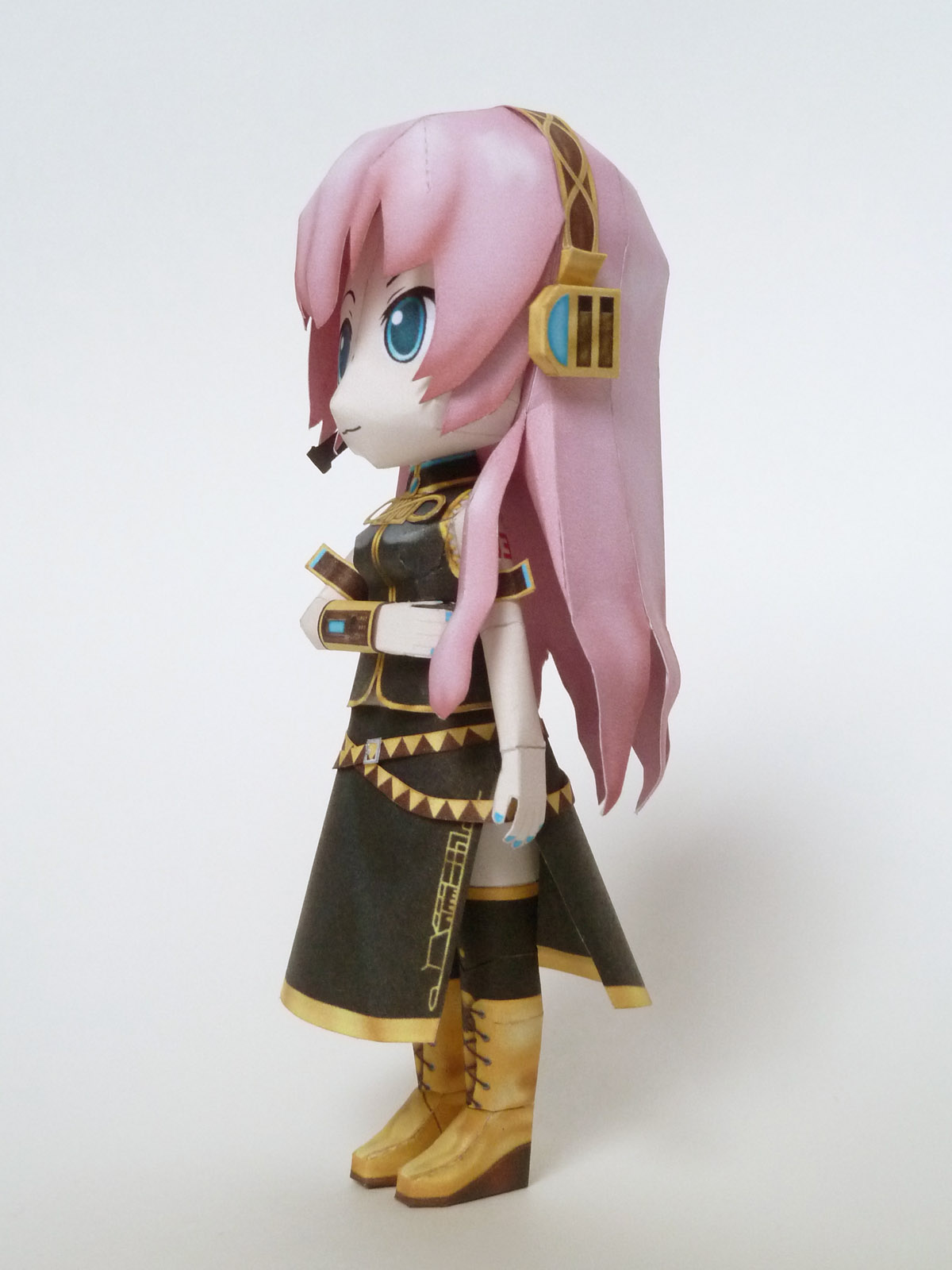 AniPapercraft: Megurine Luka