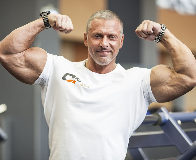 Muscle Lover: Biceps & Biceps (3)