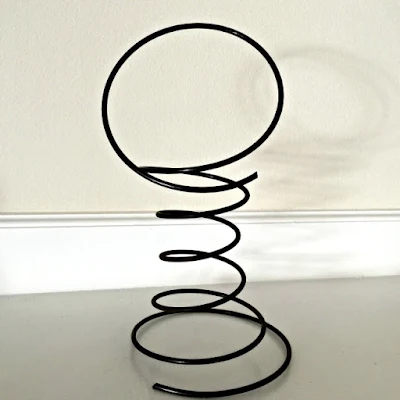 DIY Beautiful Vintage Bed Spring Centerpieces