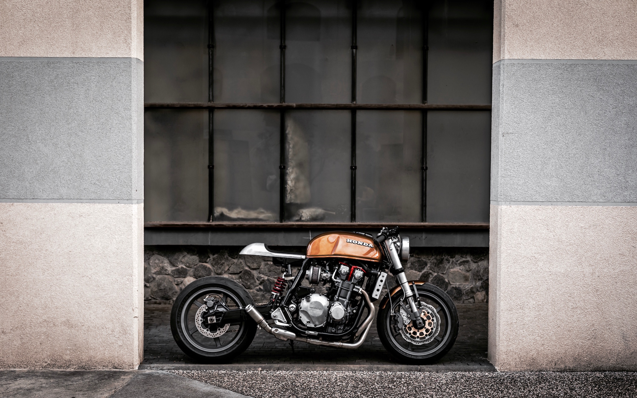Run Iron CB1300 - Inazuma café racer