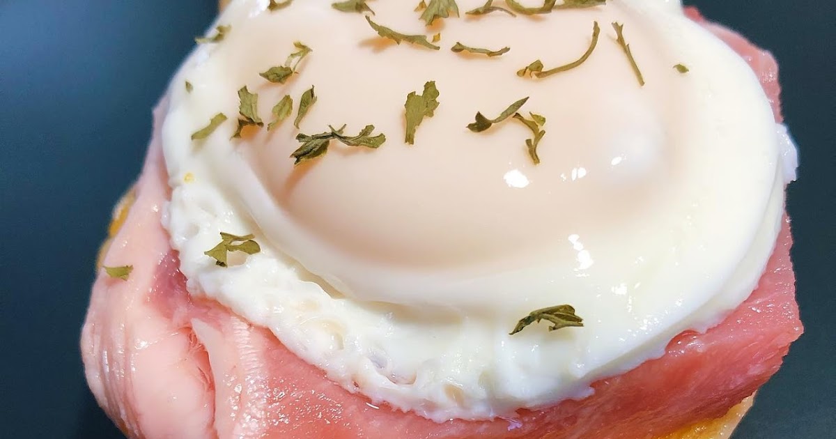 Raw Bowl- Eggs Benedogt | Hannah Ra